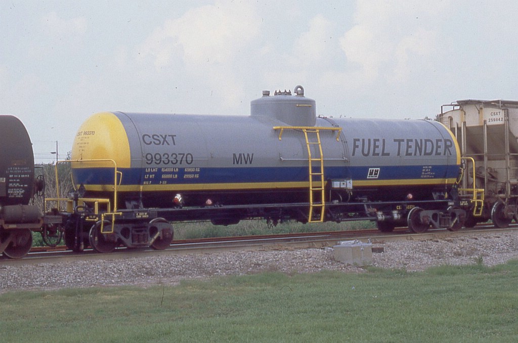 CSX fuel tender